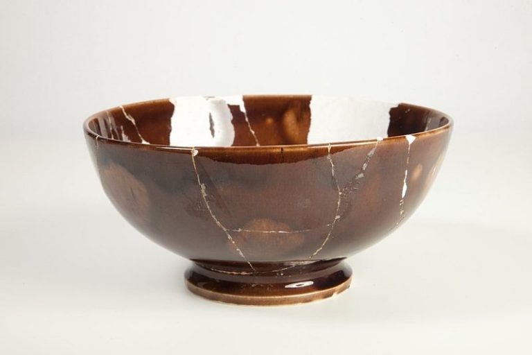 Engobes: What they Are, and Why they should Matter - Spinning Pots