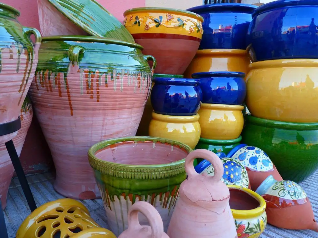 The 10 Must Know Facts about Your Pottery Clay - Spinning Pots