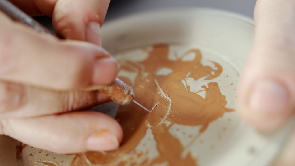 The 10 Best Tips on Scoring Your Pottery - Spinning Pots