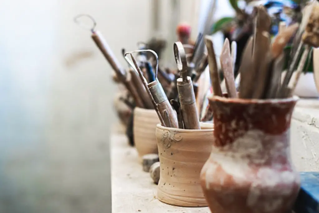 The Best Tools For Clay Sculptures - Spinning Pots