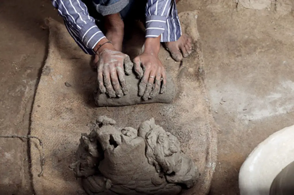 Mastering Clay Preparation: Say Goodbye to Air Bubbles in Pottery ...