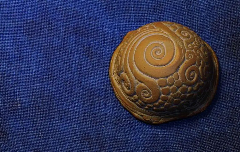 How to Make a Coil Pot - The Complete Guide - Spinning Pots