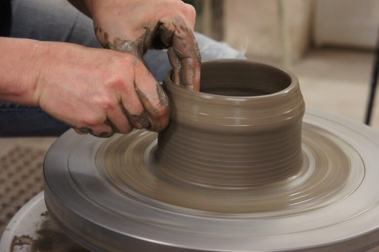 How to Make Pottery at Home without a Wheel - Spinning Pots